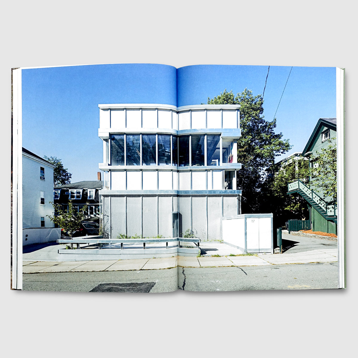 2G No. 82 ENSAMBLE STUDIO | Post Architecture Books
